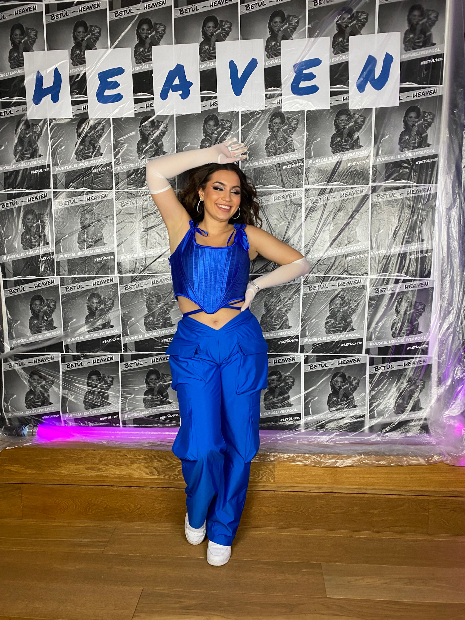 ESC-kompakt-Interview mit „Unser Lied für Liverpool“-Bewerberin Betül ...