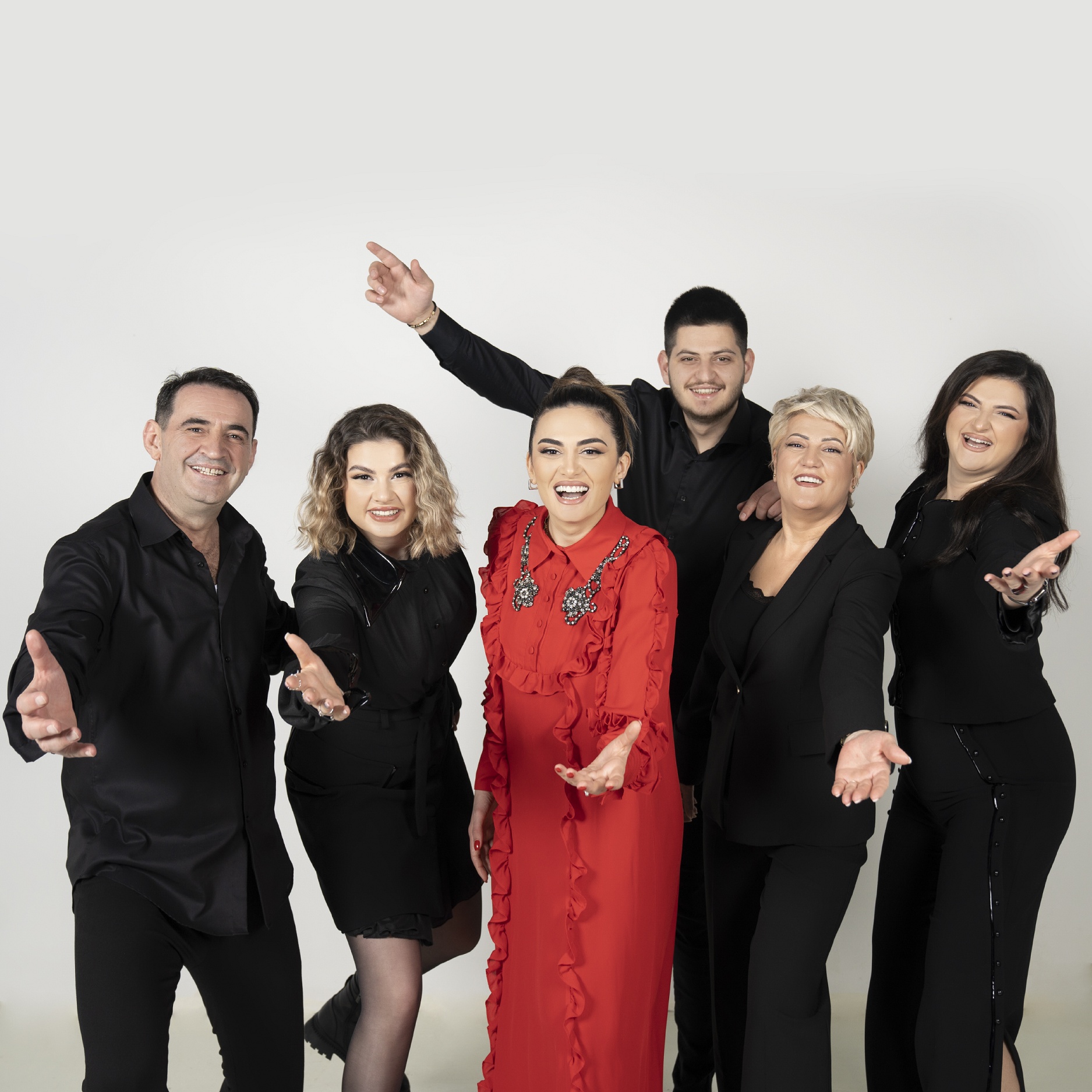 ESC-Songcheck kompakt 2023 (24) – Albanien: „Duje“ von Albina & Familja ...